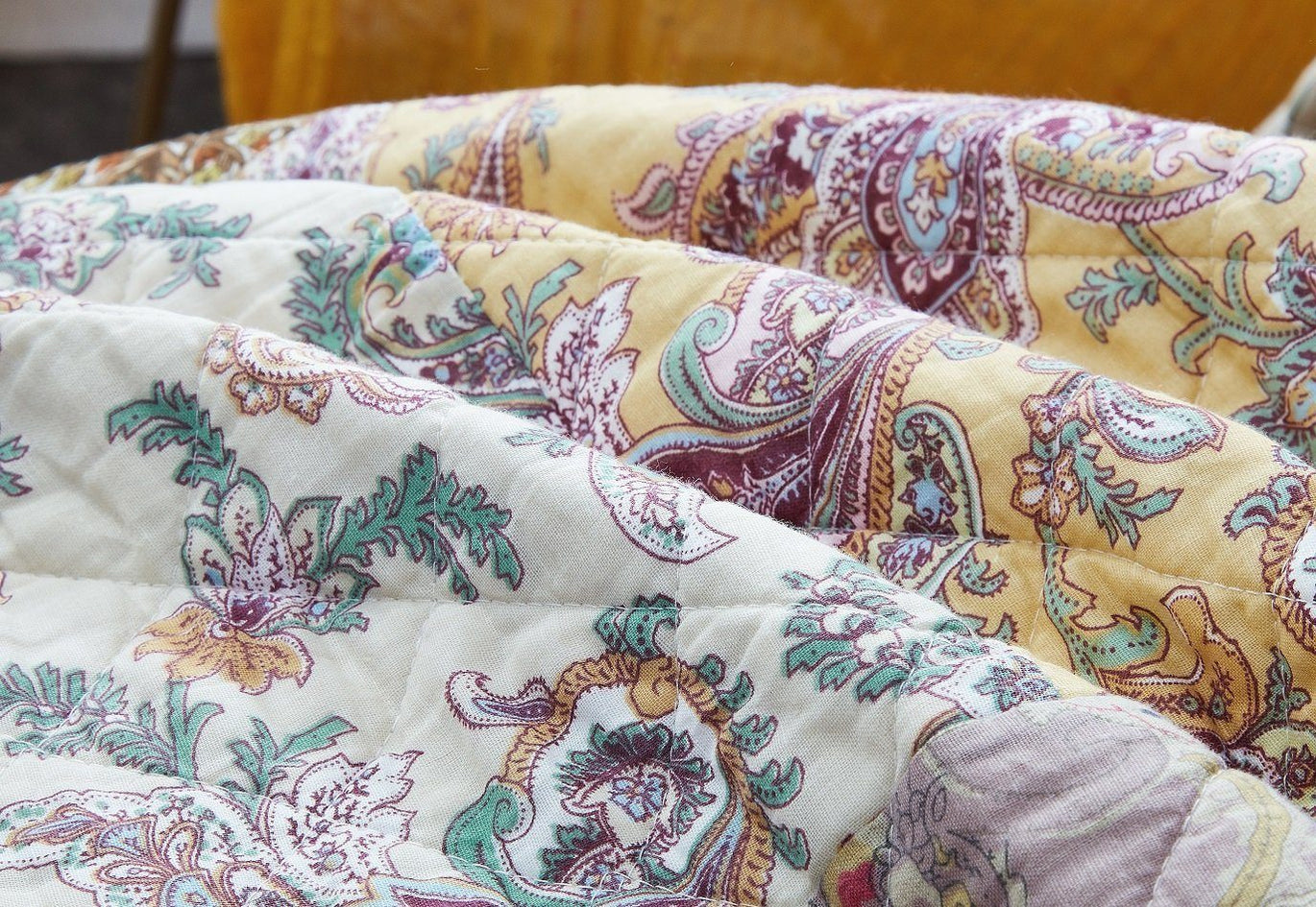 Dada Bedding Patchwork Quilted Bedspread Set - Burgundy Floral Paisley ...